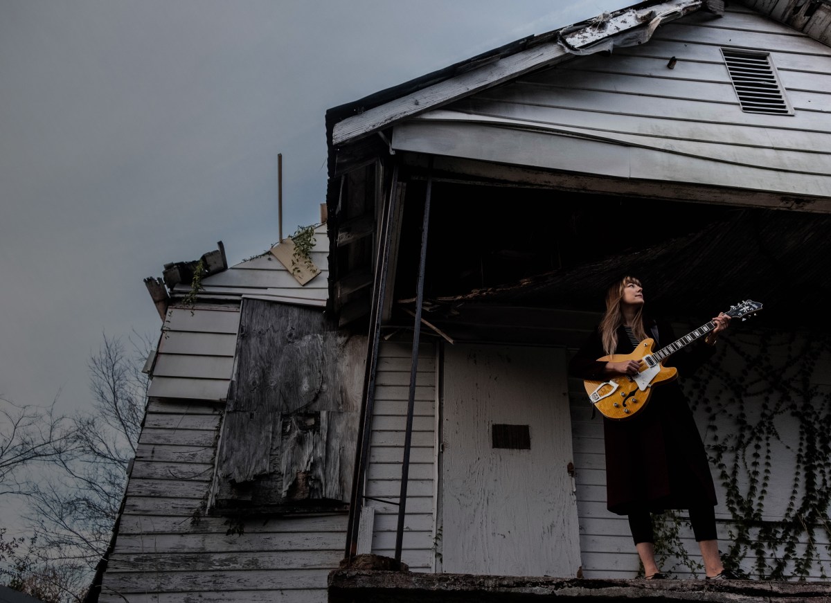 TOUR – JulieSlonecki